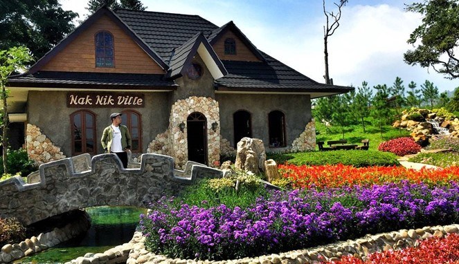 STAYING AT VILLA SELIYA AND TOURING AT THE MEGA MENDUNG RANCH, BOGOR ...