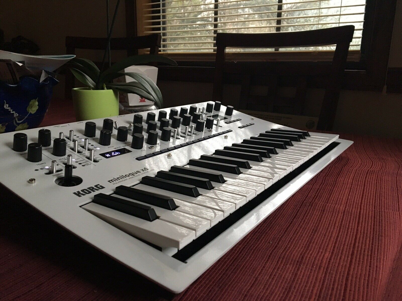 MATRIXSYNTH: Pearl White Korg Minilogue XD