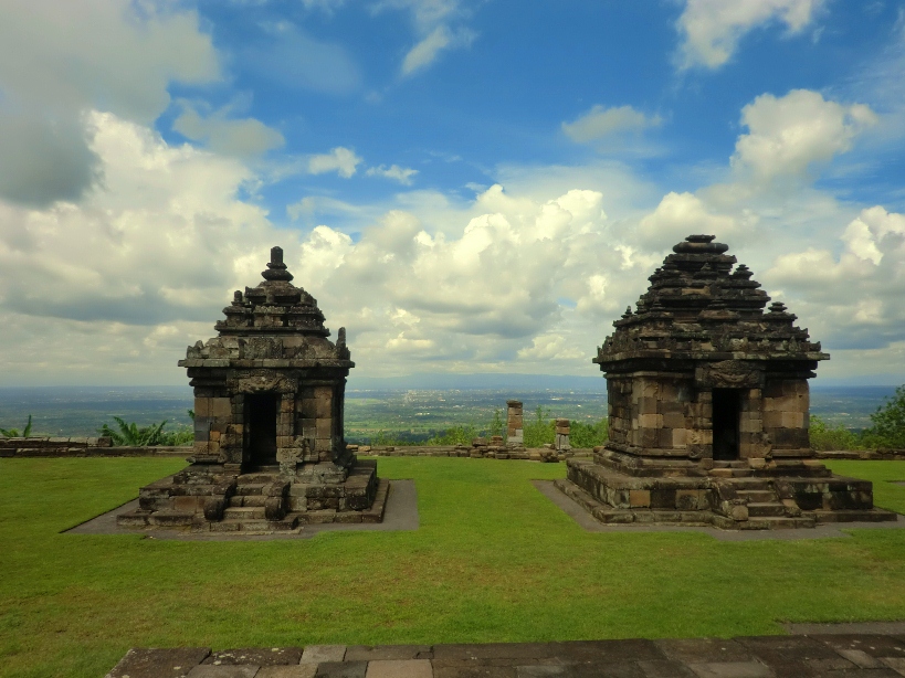 √ Candi Ijo Yogyakarta Dengan Panorama Yang Indah dan Penuh Misteri ...