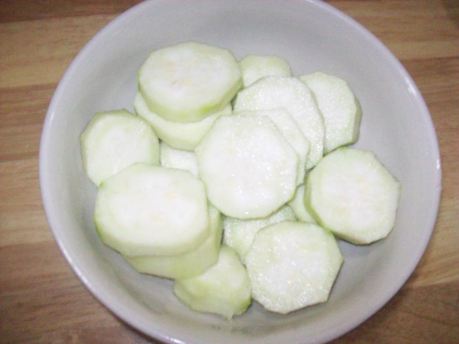 Cecille's Foodstuff: Miswa Soup with Patola