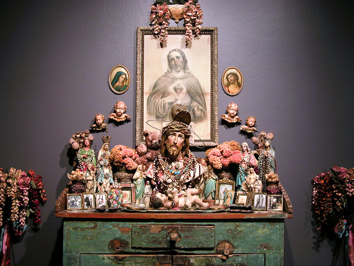 Malayong Silangan: Ang Pagluhod ba sa Isang Imahen o Larawan ay ang ...