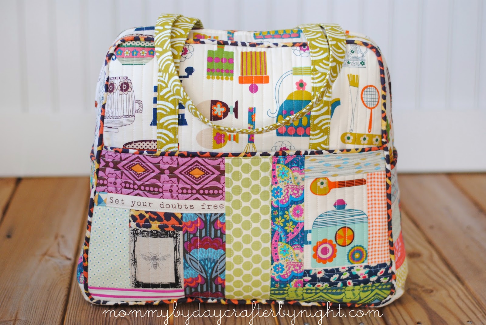 Quilted Weekender Bag #5 | Mommy by day... Crafter by night. | Bloglovin’