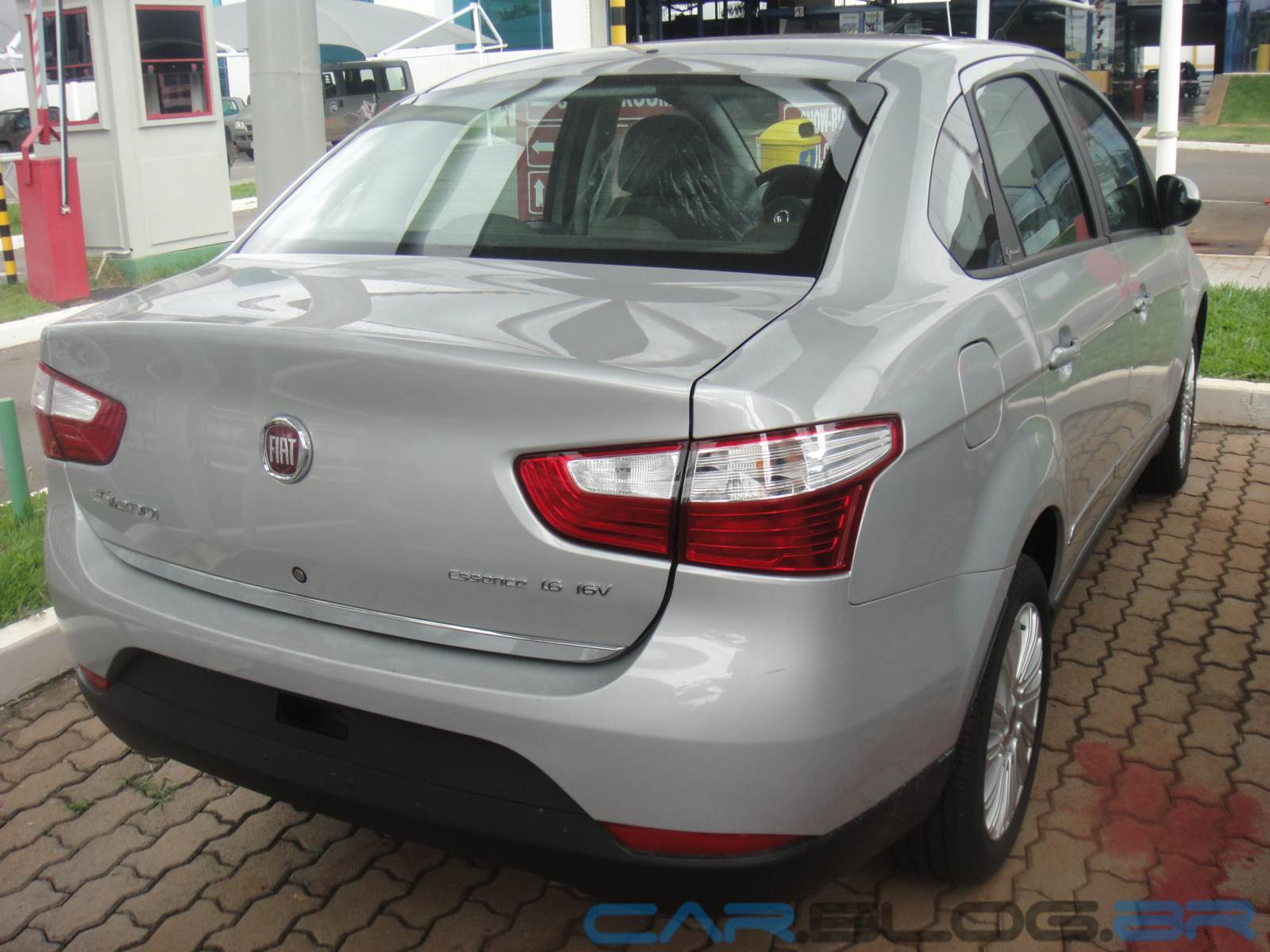 Fiat Grand Siena Essence 1.6 2013: fotos, preço, consumo e ficha técnica