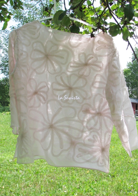 La Sewista!: Simplicity 2192, The 3-D Sheer Top