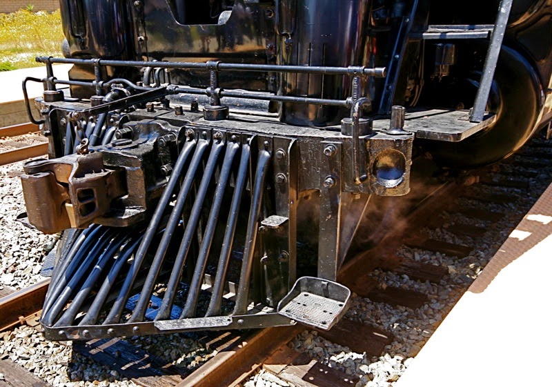 Stasiun Tenjo: Antara Cowhanger Dan Cowcatcher, Mana Yang Benar?