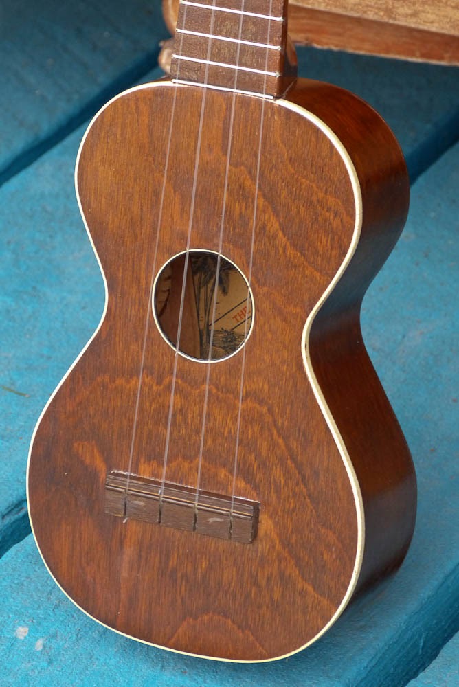 c.1920 Harmony-made "Mele" Soprano Ukulele