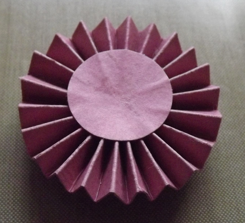 Pleated Flowers Are A Dream With Helmar | Helmar