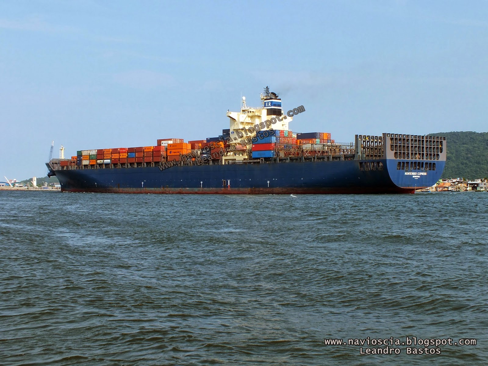 Navios de Santos & CIA: Navio MONTEVIDEO EXPRESS