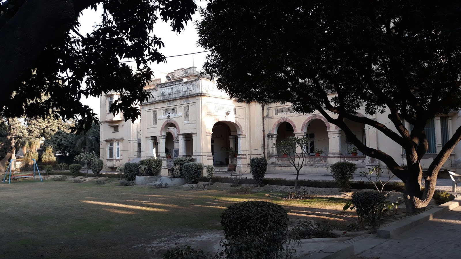 Ali Usman Baig : Mamdot Villa