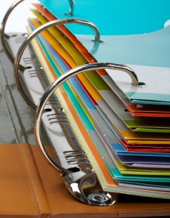 RiedlTeach.blogspot.com: Binders vs. Accordion Folders