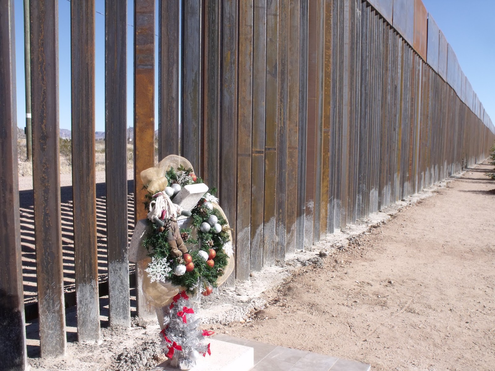 Border Lines: July 2013