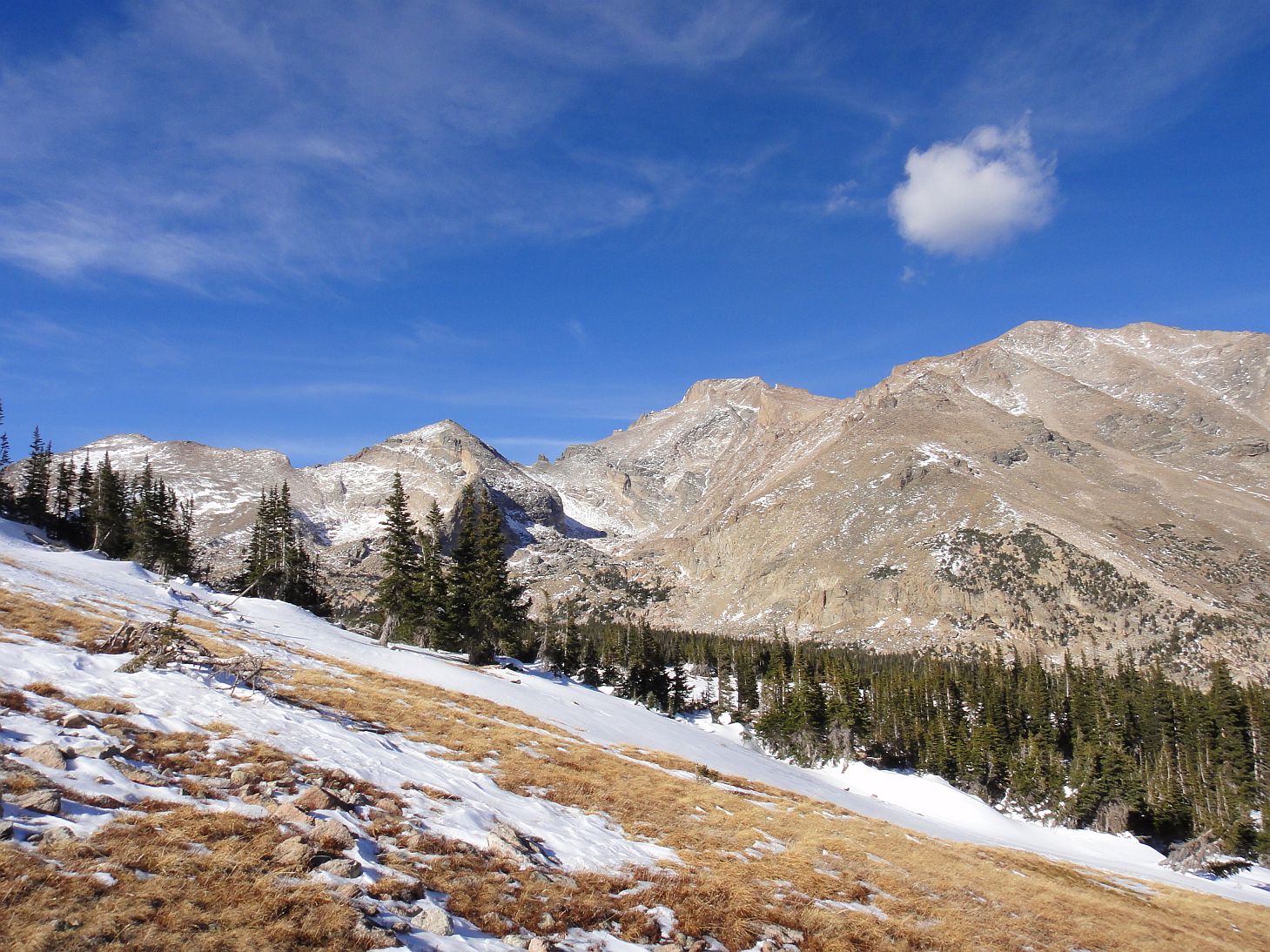 Hiking Rocky Mountain National Park: Chiefs Head Peak via Sandbeach Lake.