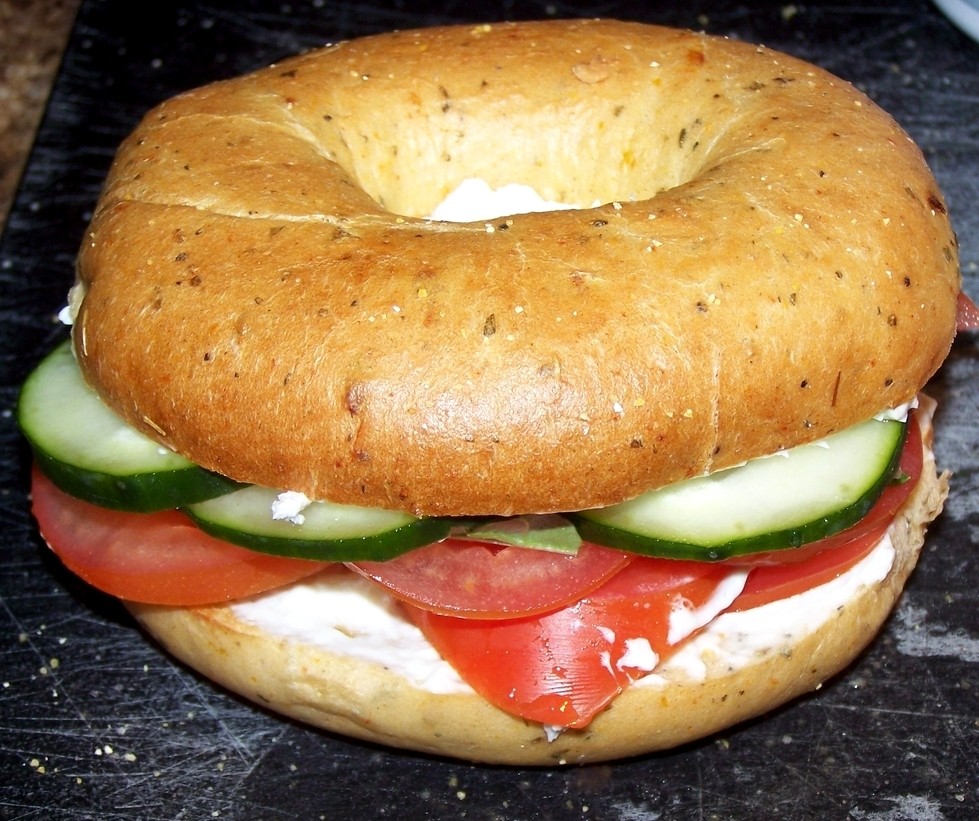 Recipe: Killer Tomato Bagel Sandwich | Bona Fide Boho