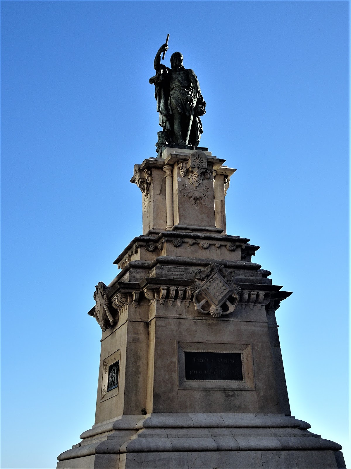 Redescubriendo Barcelona y más allá: 05/01/2018 Tarragona. Monument a ...