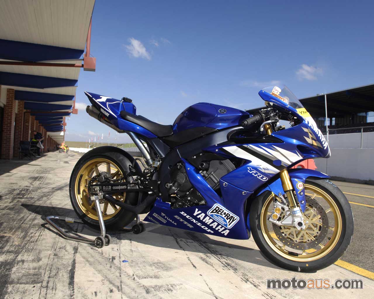 Yamaha R1