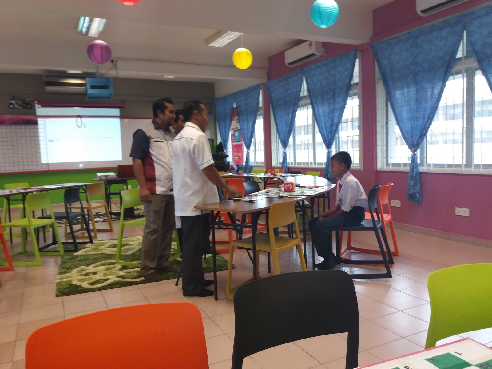 RAKAMAN VIDEO GURU INOVASI (CIKGU SAFULNIZAN) SK RAJA BAHAR | SK ZAINAB 1