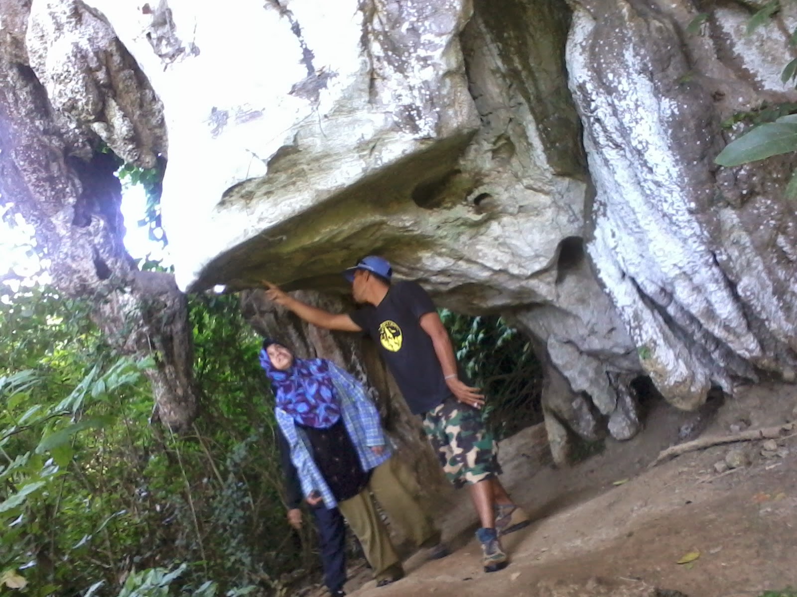 CAHAYA AZAM: Eksplorasi Gua Tahi Bintang, Taman Negara Merapoh