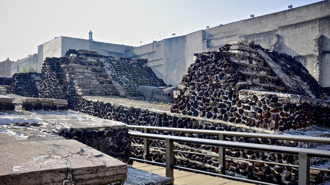 Huey Teocalli: el Templo Mayor de los mexicas : El LoBo BoBo,... un ...