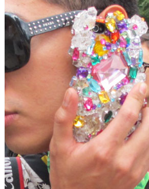 kandeej.com: The craziest, most bedazzled and jeweled cell phone case