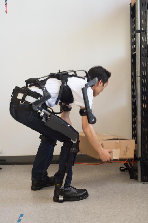 Modular Exoskeleton reduces muscle force need for hard labor by 2.5 ...