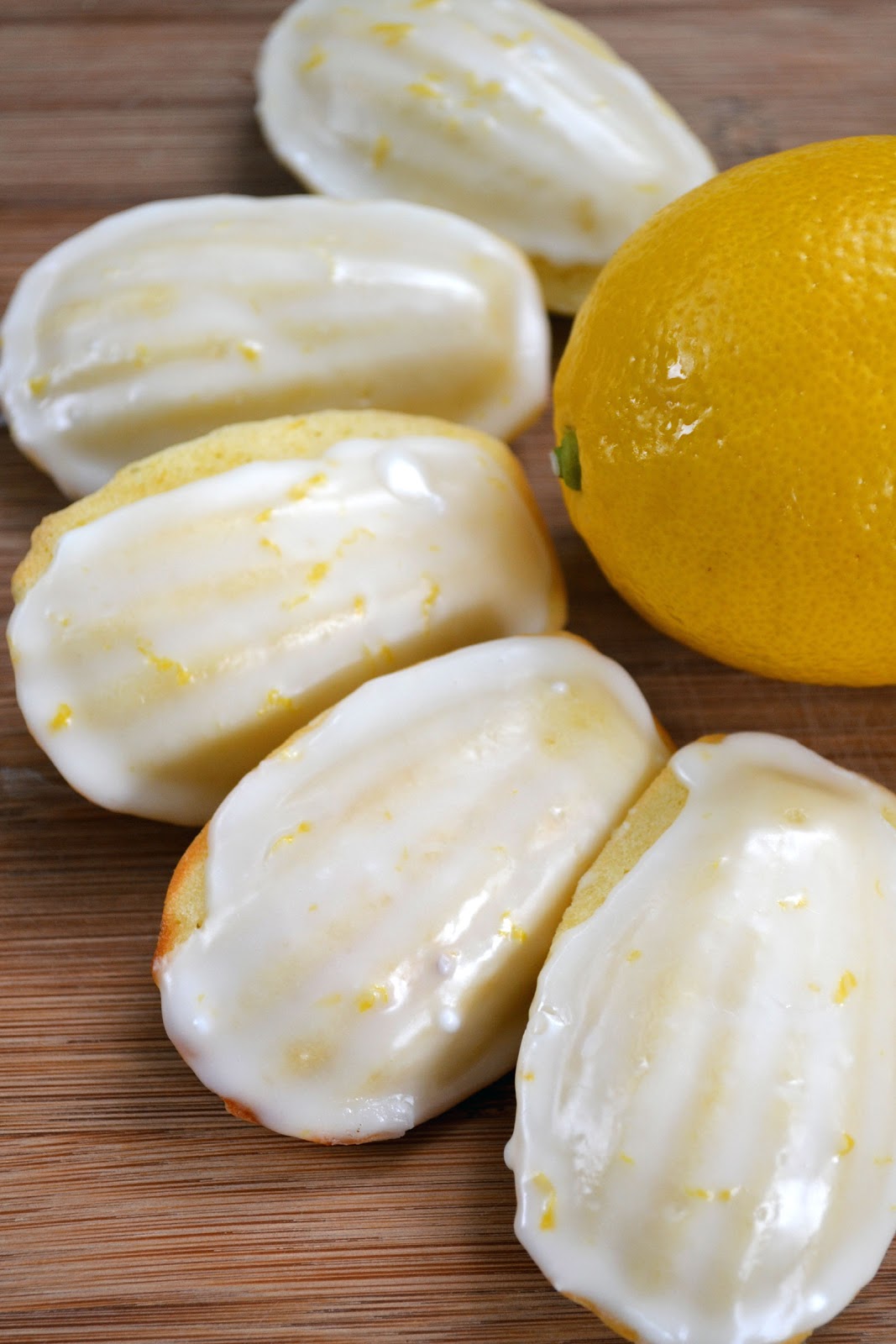 Live... Bake... Love...: Lemon Madeleines