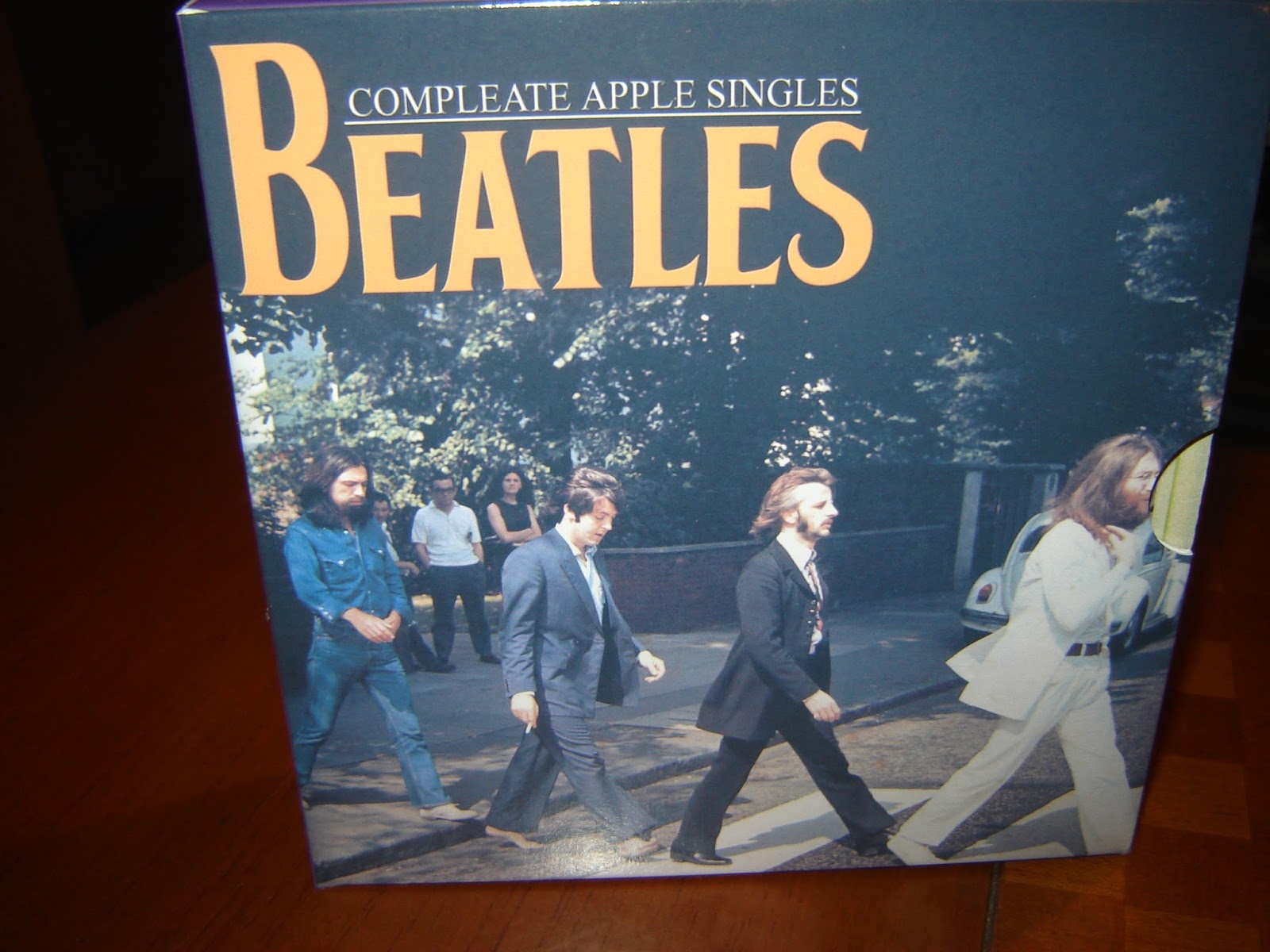 Beatle Collector: THE BEATLES - ''COMPLEAT '' APPLE UK SINGLES ...