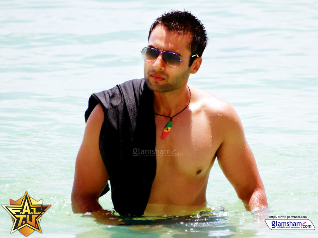 Wallpaper Schemas: F.A.L.T.U 2011 Movie Wallpapers