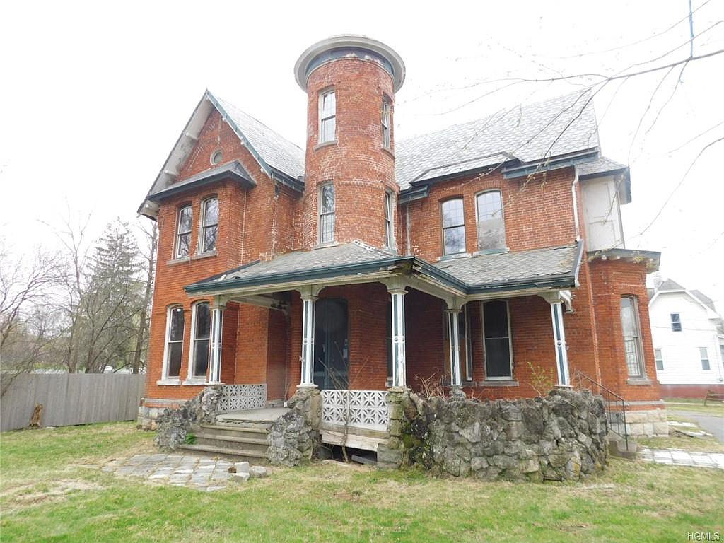 Sweet House Dreams: Save Me: 1892 Brick Victorian in Goshen, New York