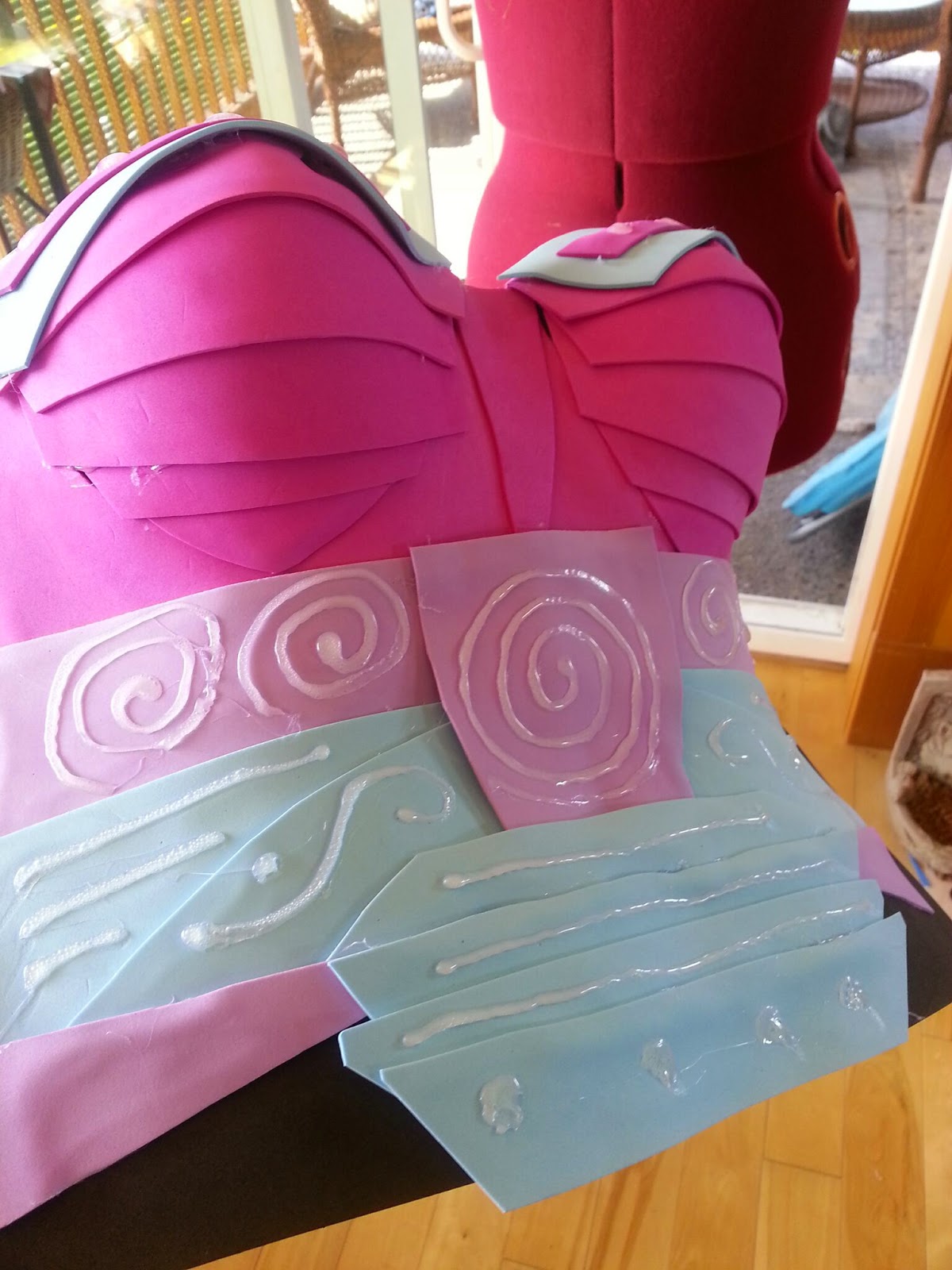 DJCosplay: THE LAZY COSPLAYER- Impractical Lady Armour