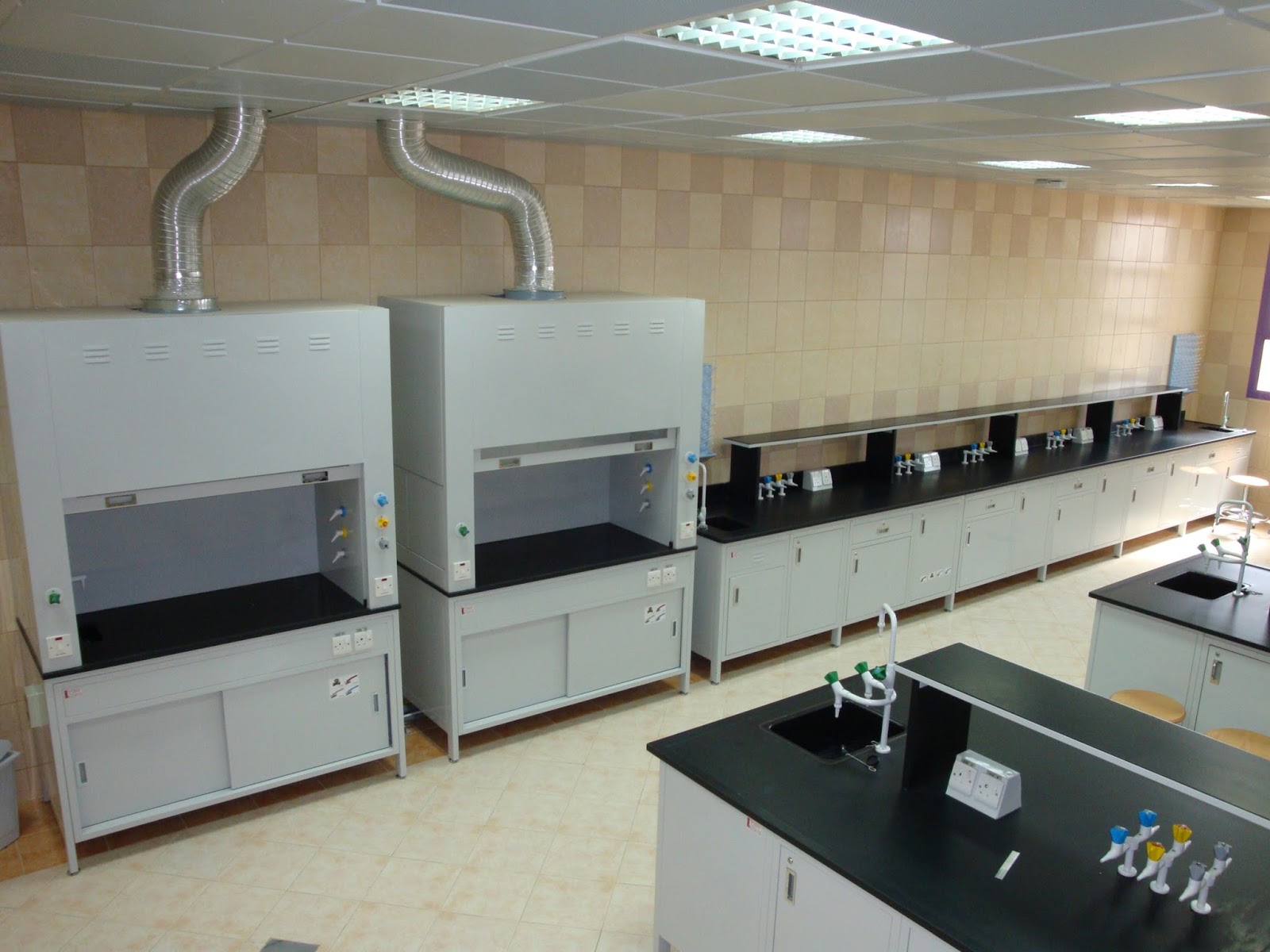 Saudi Modern Factory شركة المصنع السعودى الحديث: بعض الأعمال Some of works