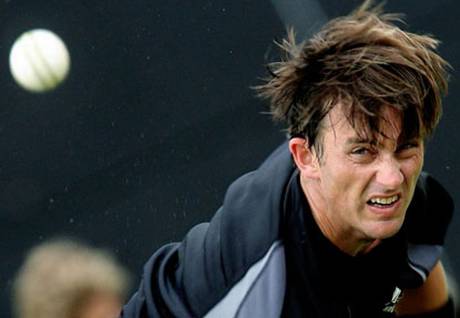 Top 10 Fastest Bowlers in The History of Cricket.