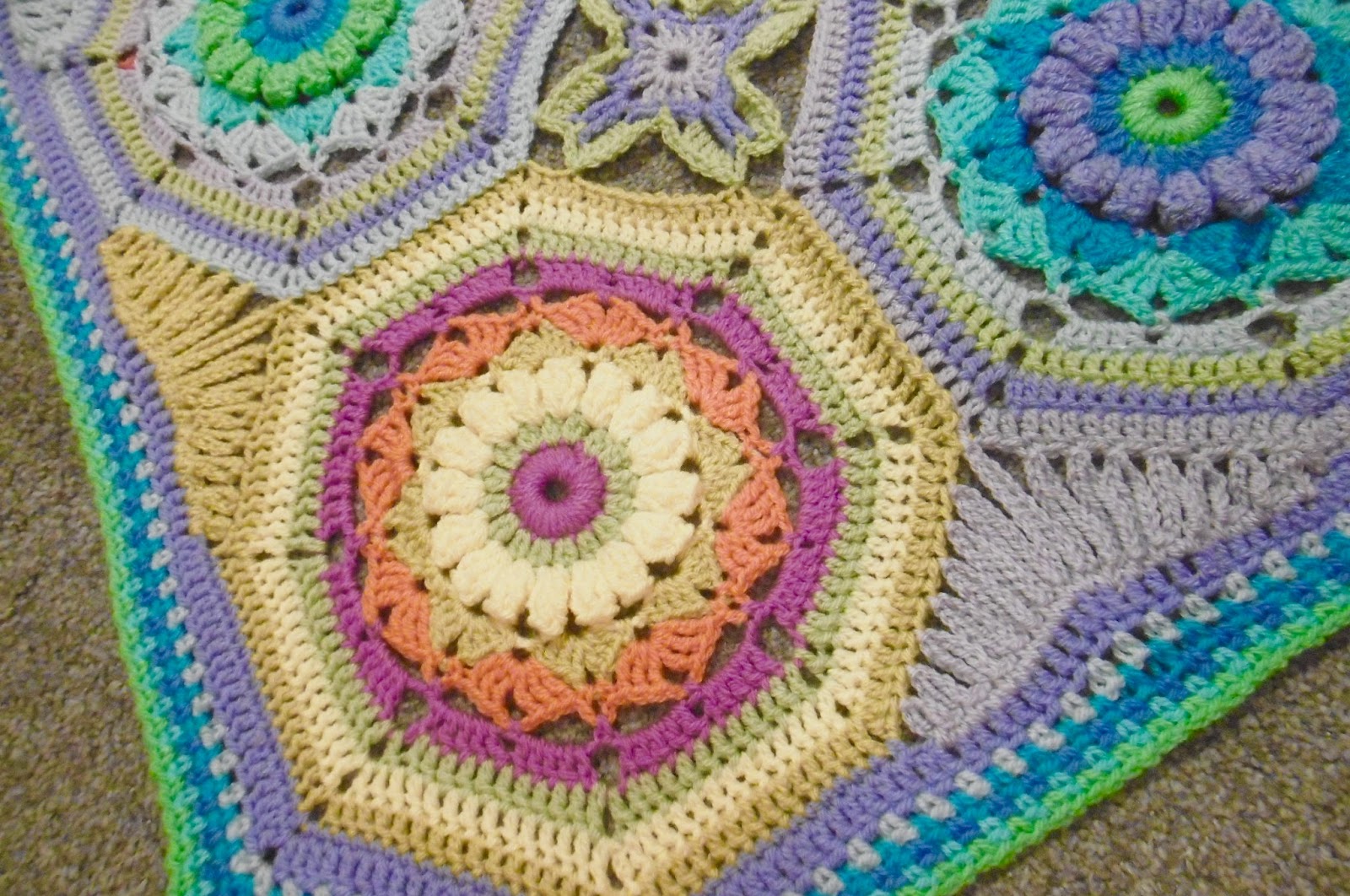 Susan Pinner: SECRET GARDEN BLANKET PATTERN.... in one post