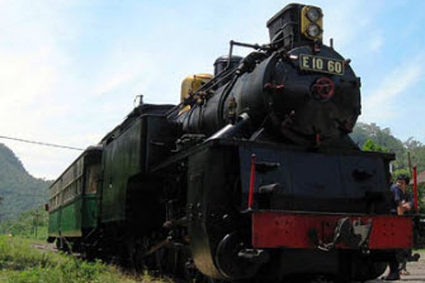 KERETA API: Jenis-jenis Lokomotif yang terdapat diIndonesia