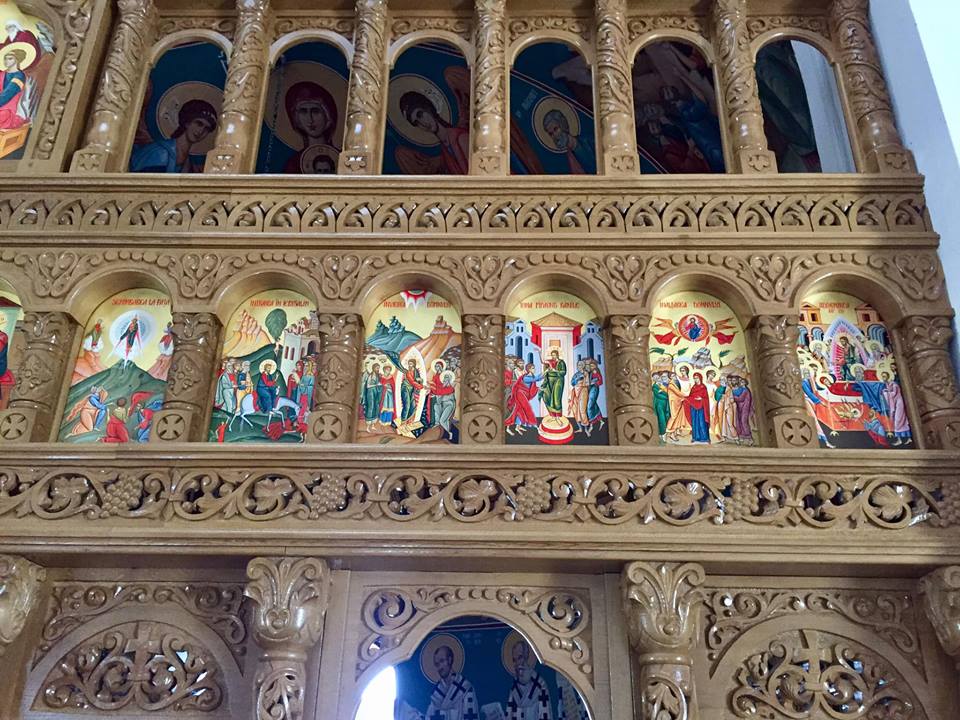 Icoanele praznicale așezate pe catapeteasmă