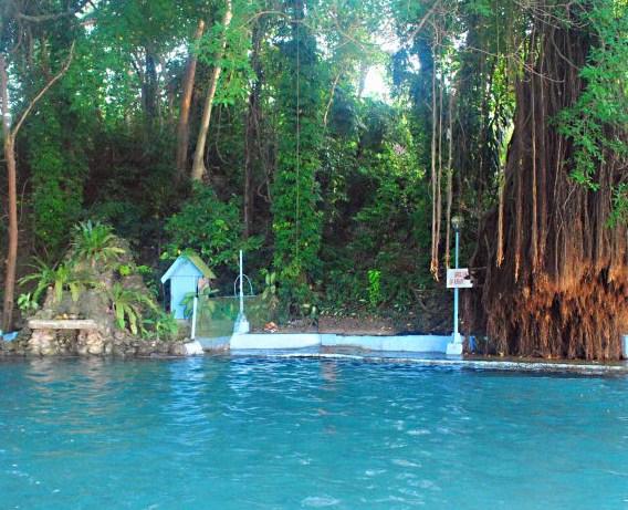 Itchy Feet | Grumbly Tummy: No Stranger to My Own Home