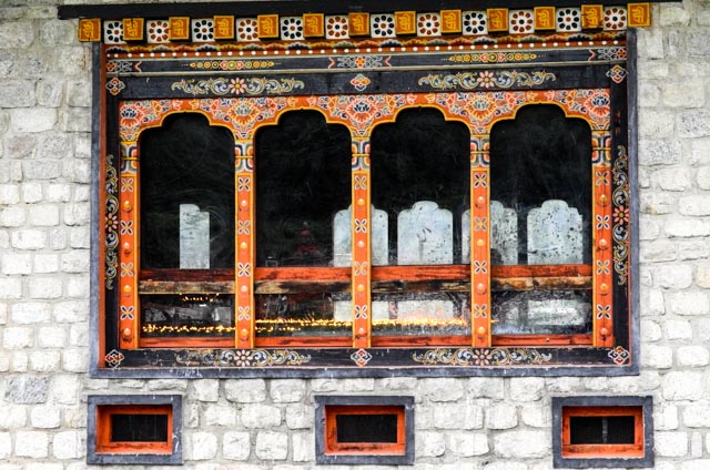 Bhutan: Windows and Doors of Bhutan (Land of Happiness)
