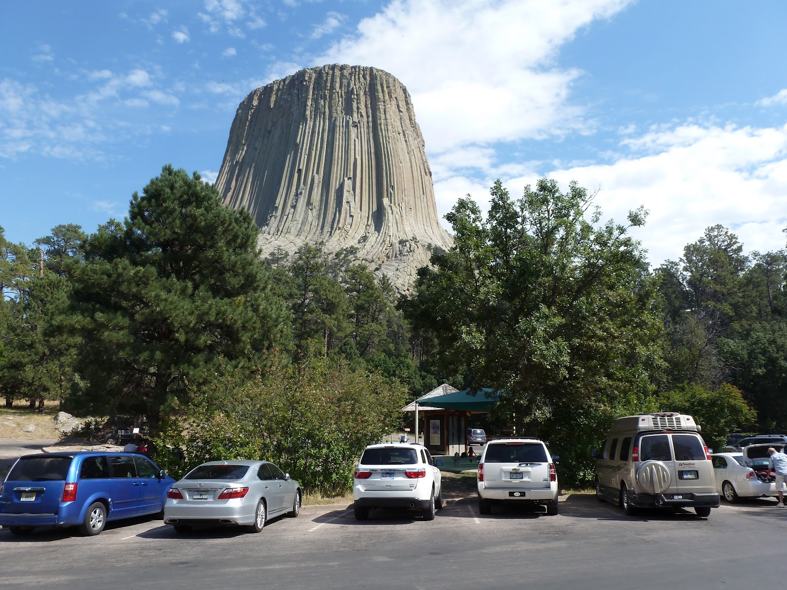 TREKING WITH CAROLYN & JIM: Day 8 - Custer State Park to Wyoming