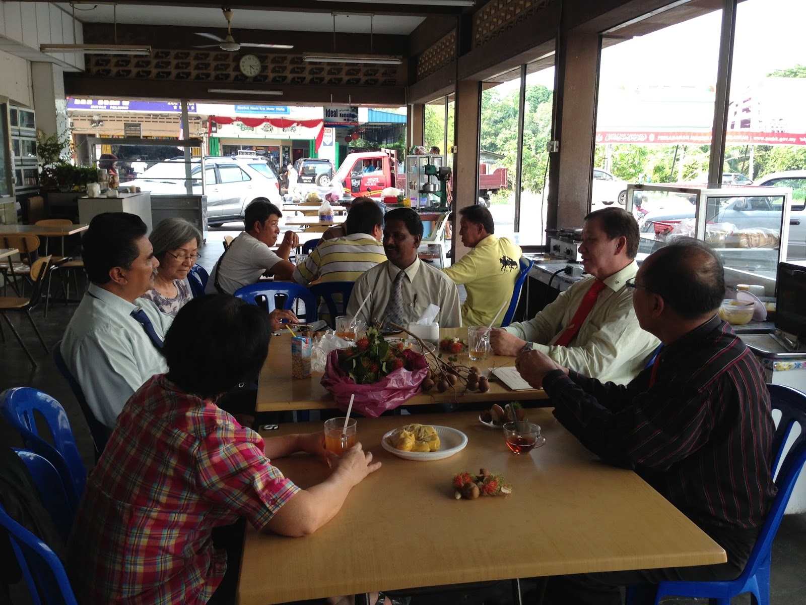 Lions Club of Kuala Krai 2014 - 2015: DG Lau Teng Chye's and Cabinet ...