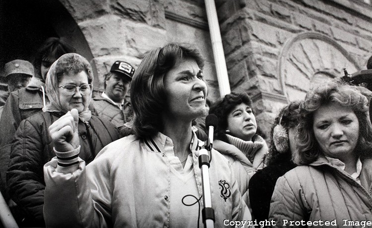 Historical Photographs of the World: Pulitzer Prize Winning Photos ...