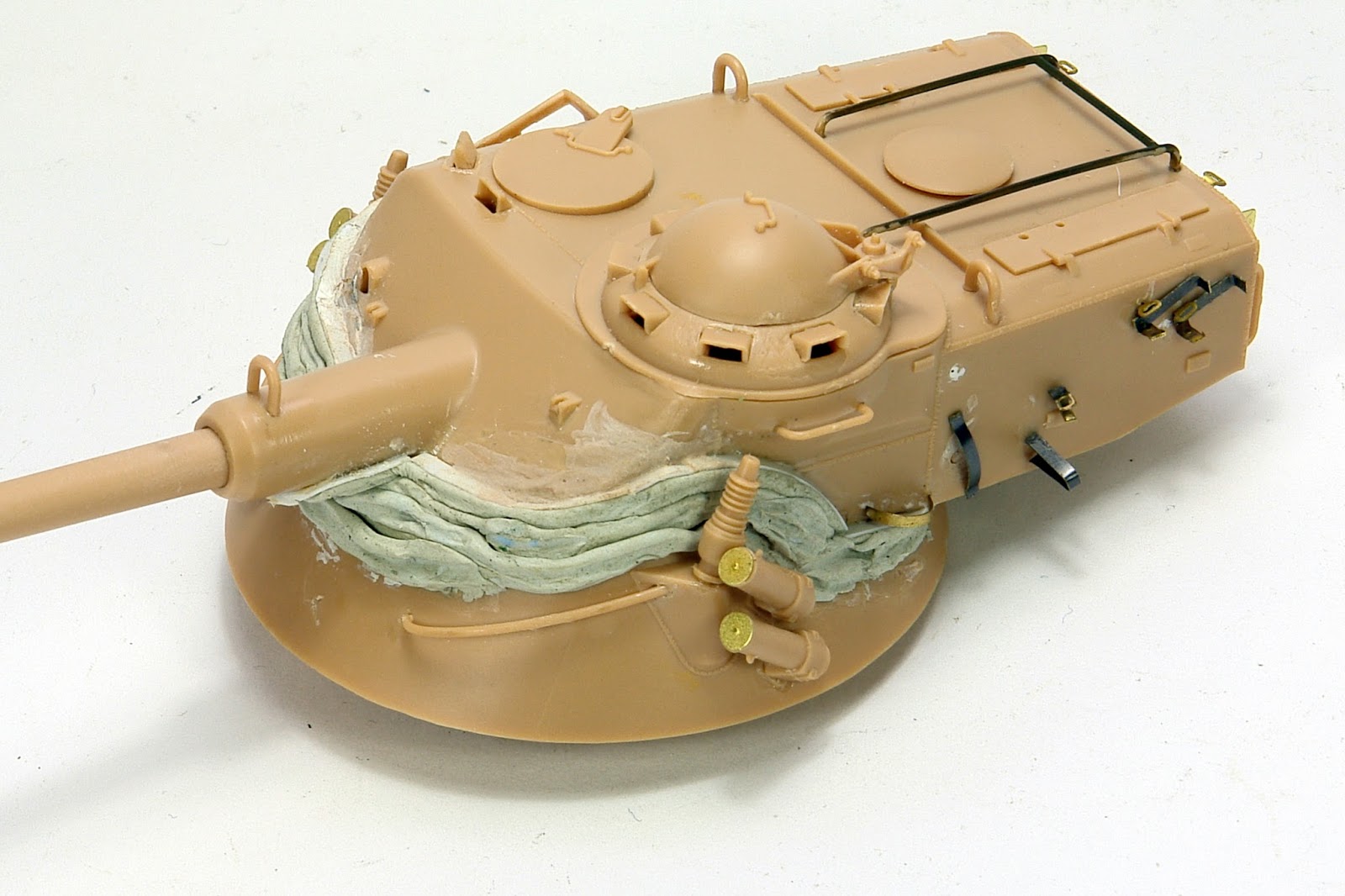 FCModeltips . Federico Collada: Panhard EBR 10 Hobby Boss 1/35