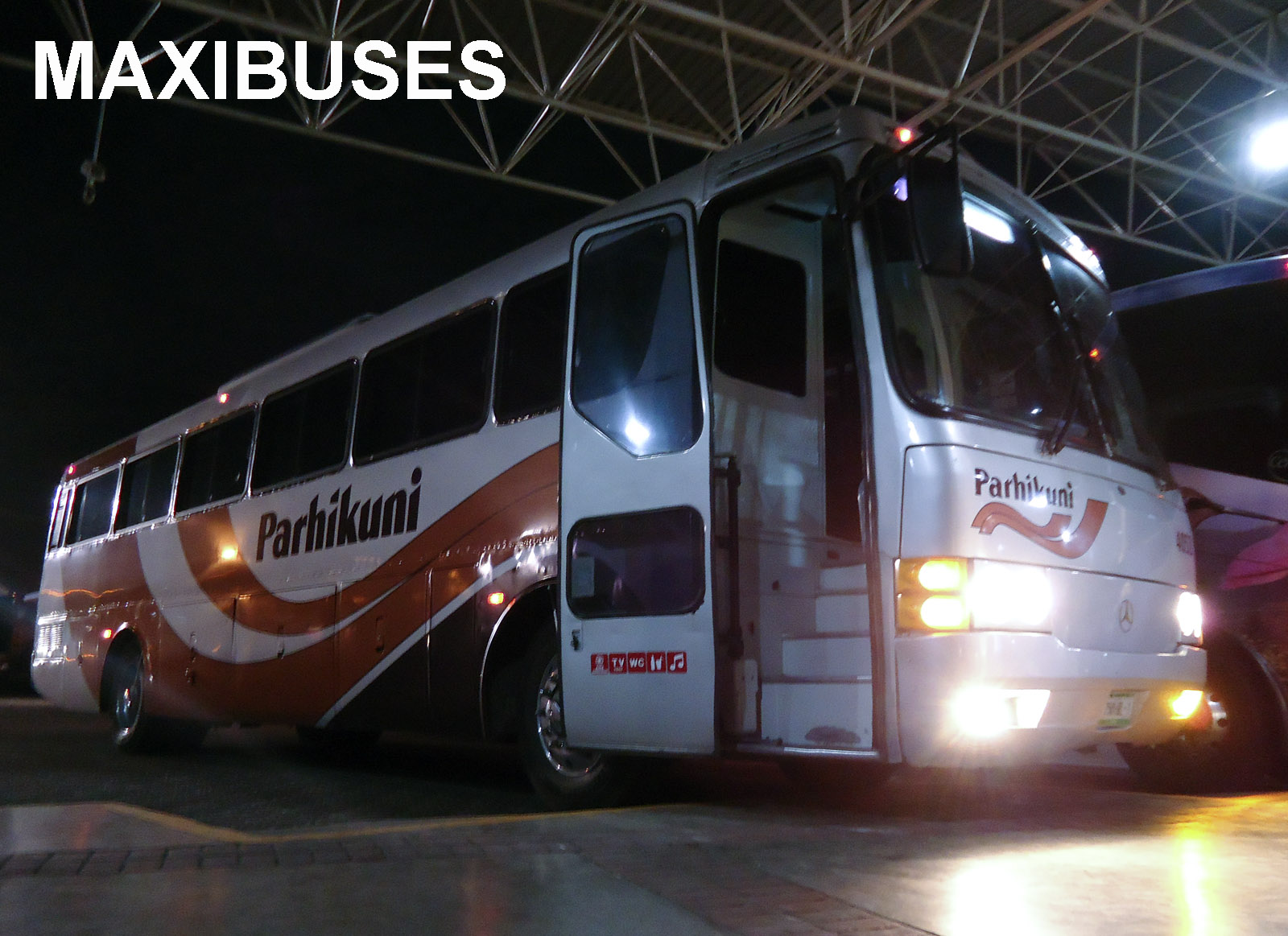 MAXIBUSES: DESTINOS PARHIKUNI, DIVISIÓN TURÍSTICA (TURISMO)