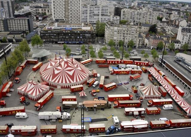 Yvon Kervinio photographe: Installation du Cirque AMAR à Rennes