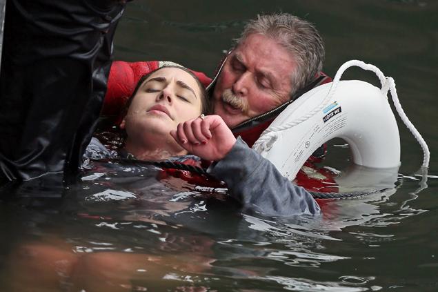 Cop Leaps Into Frigid Harbor To Saving Drowning Woman
