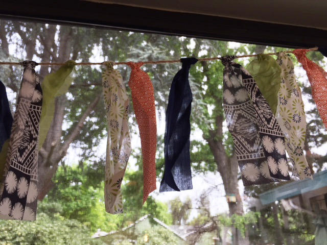Killer Crafts & Crafty Killers: #CRAFTS WITH ANASTASIA--WINDOW STREAMERS