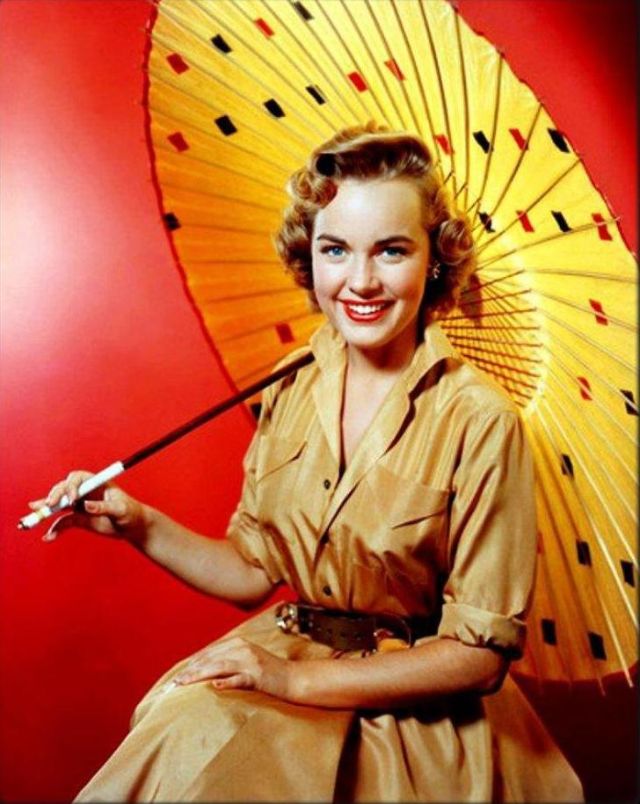 46 Glamorous Photos of Terry Moore in the 1940s and 1950s ~ Vintage ...