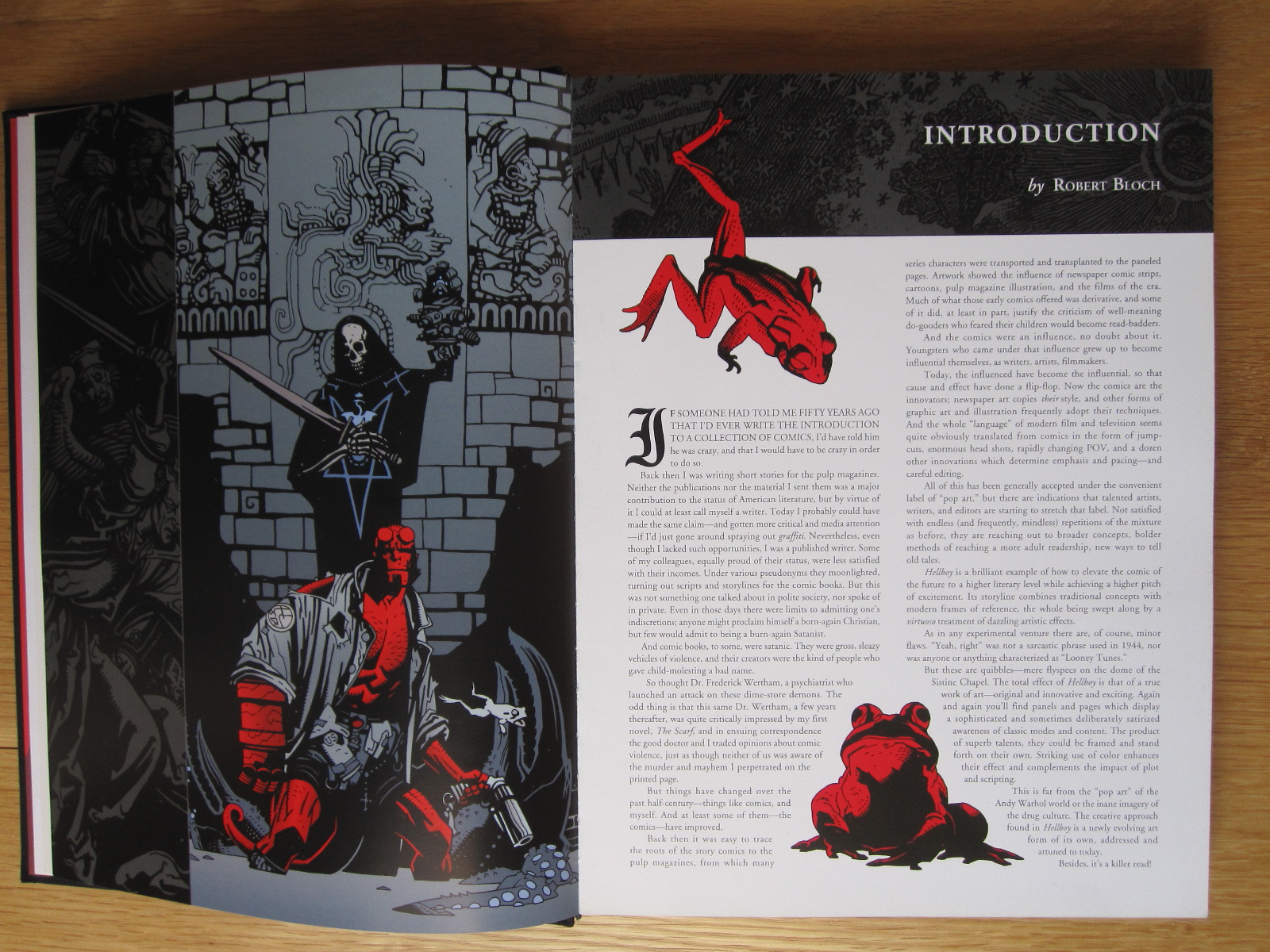 my absolute collection: Hellboy Library Edition Volume 1