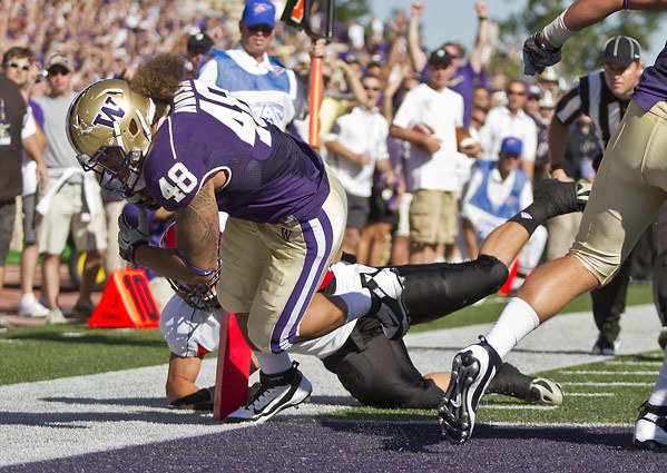 Seattle Sports Blog: Huskies survive Eagles 30-27