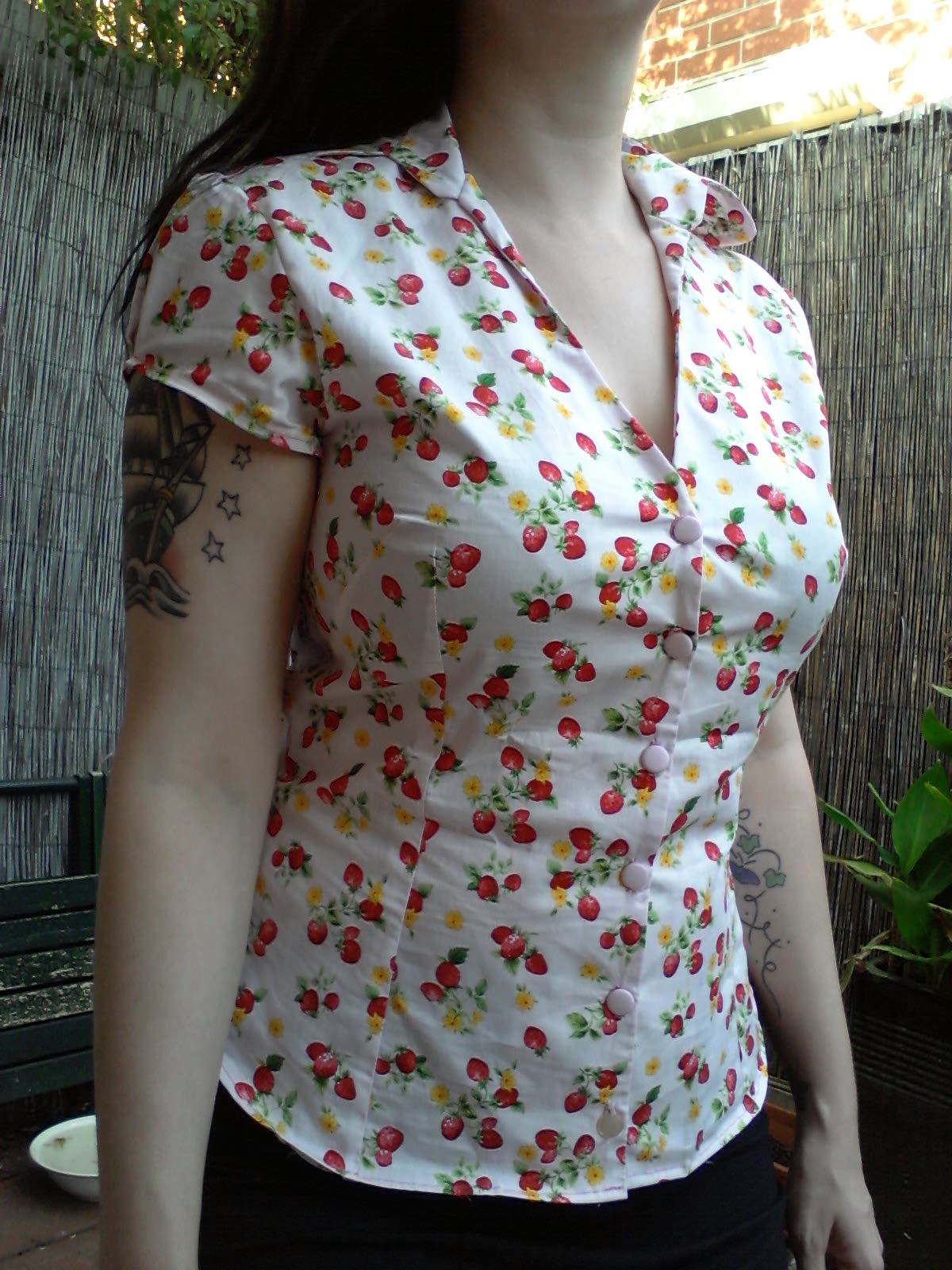 Miss Claire's Sewing Blog: Strawberry print blouse
