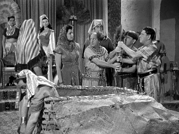 13: THE THREE STOOGES / Mummy's Dummies - 1948