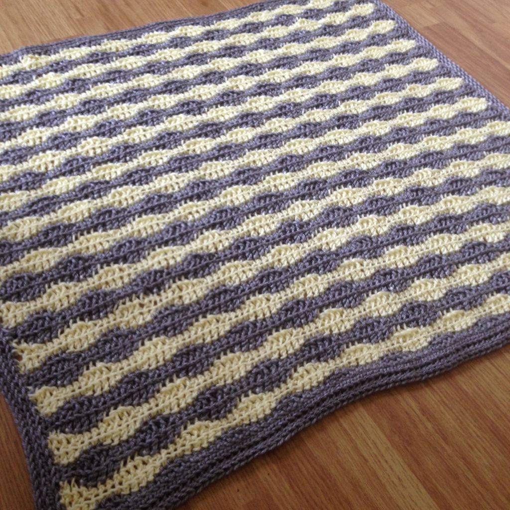 FREE and Super-Easy Wavy Blanket Crochet Pattern